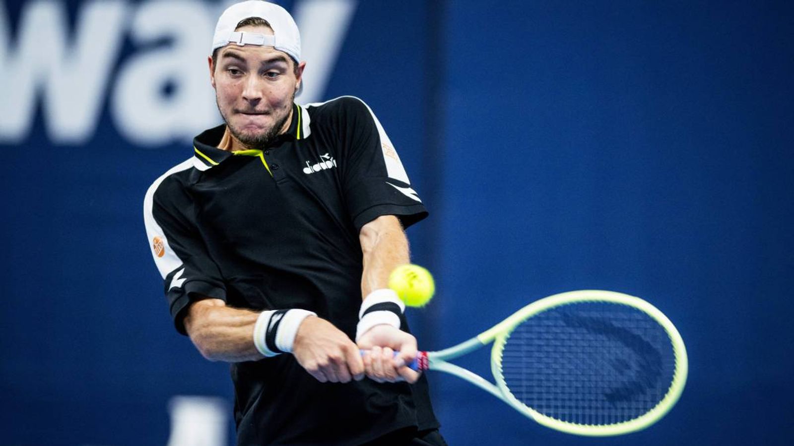 Jan-Lennard Struff bezwingt Billy Harris beim ATP-Turniers von Sofia ...