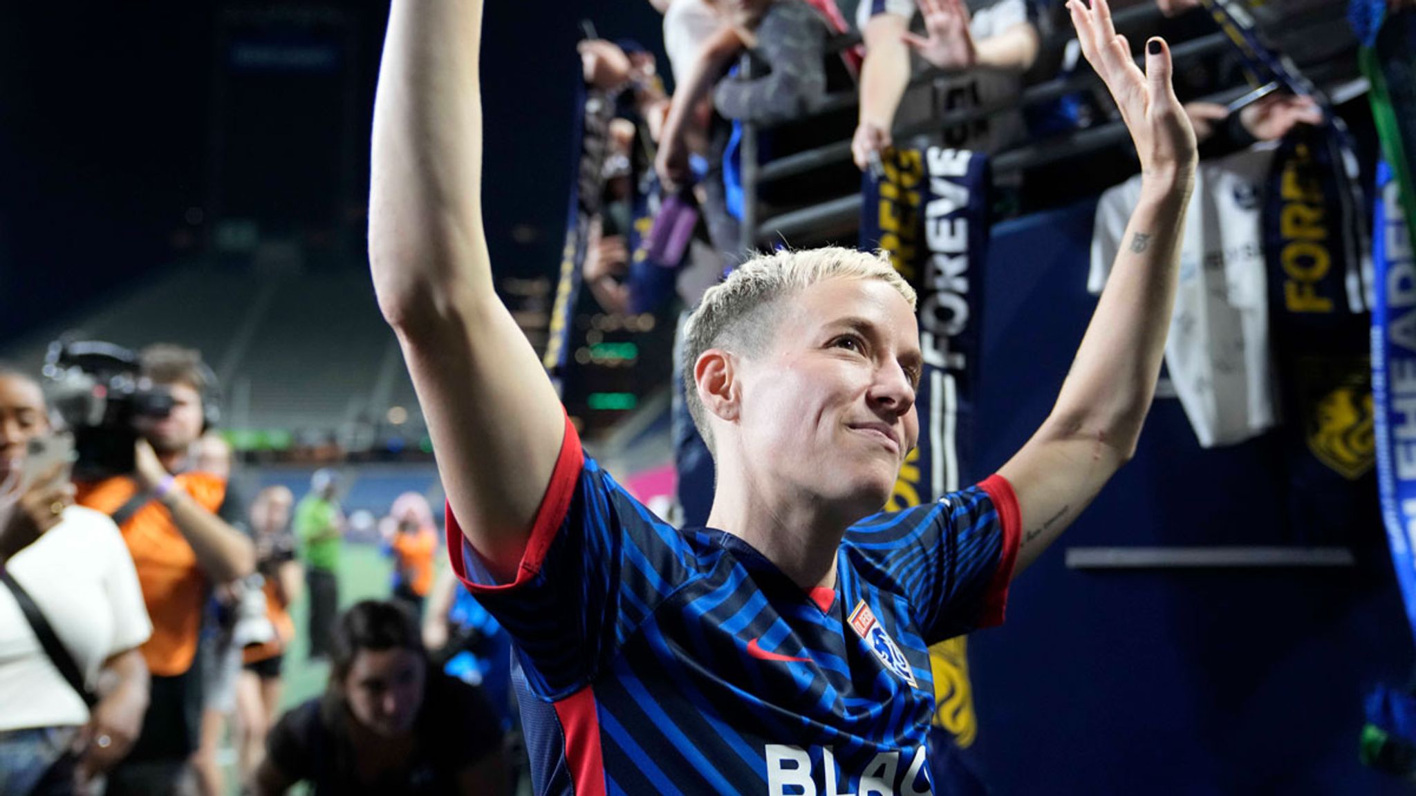 Fußball: US-Ikone Megan Rapinoe wird verabschiedet | Fußball News | Sky ...