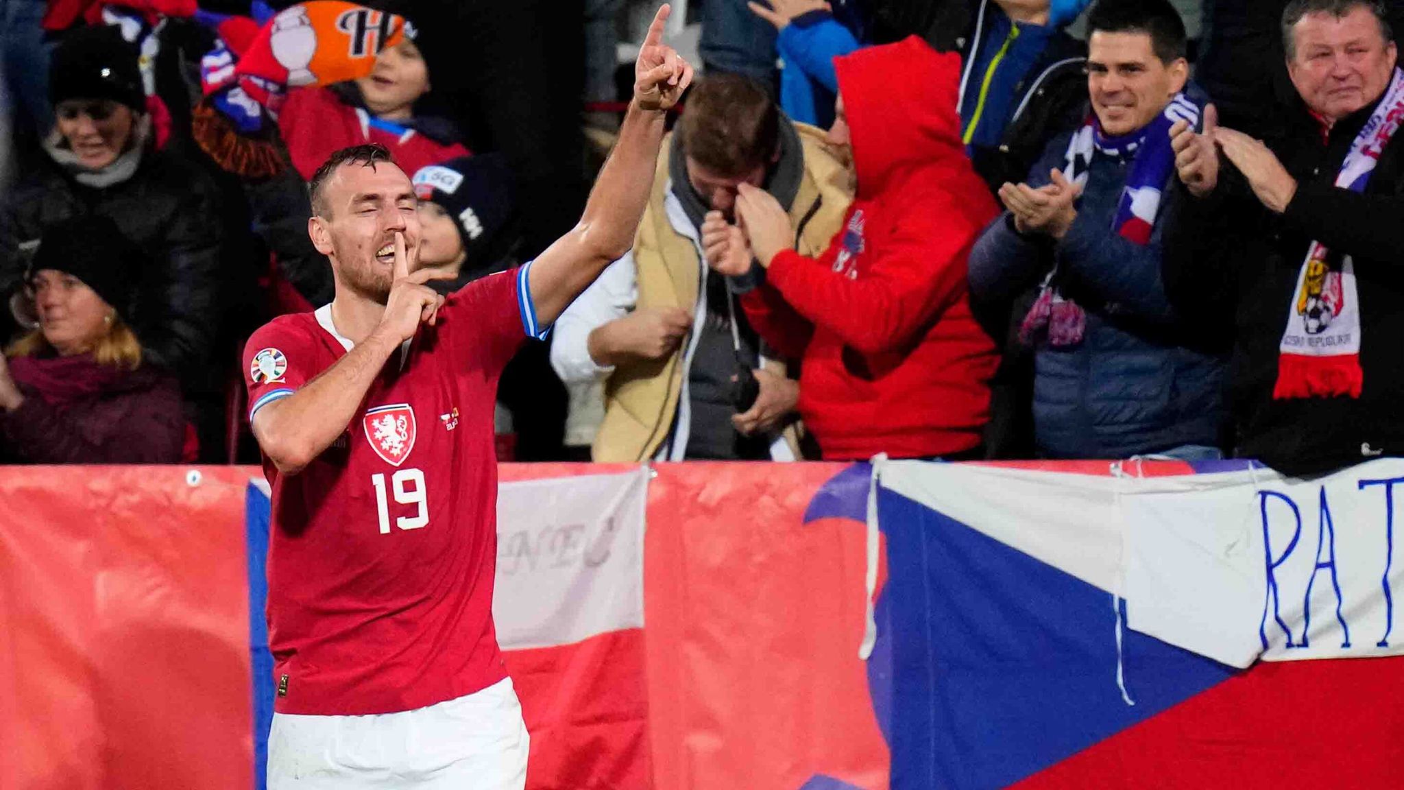 Übersicht der Gruppen in der EM-Qualifikation für die Euro 2024 in ...