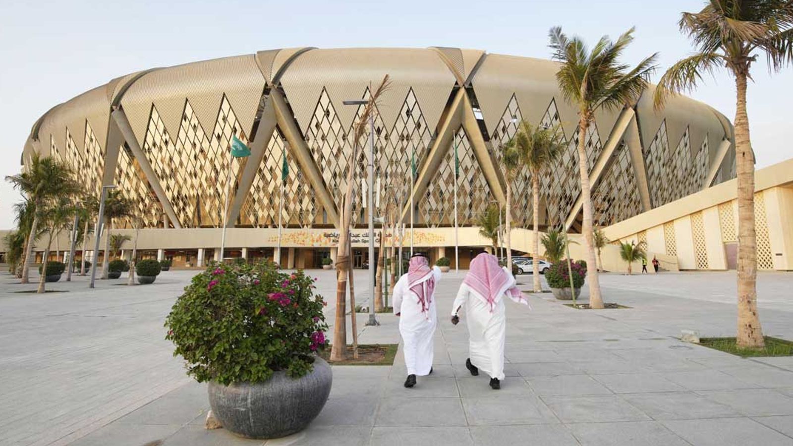 Fußball-WM 2034 in Saudi-Arabien vielleicht im Sommer | Fußball News ...