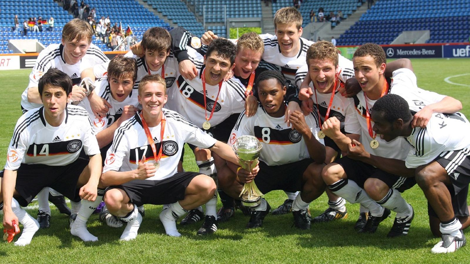Mario Götze schreibt vor WM-Finale Brief an Deutschlands U17-Nationalmannschaft | Fußball News ...