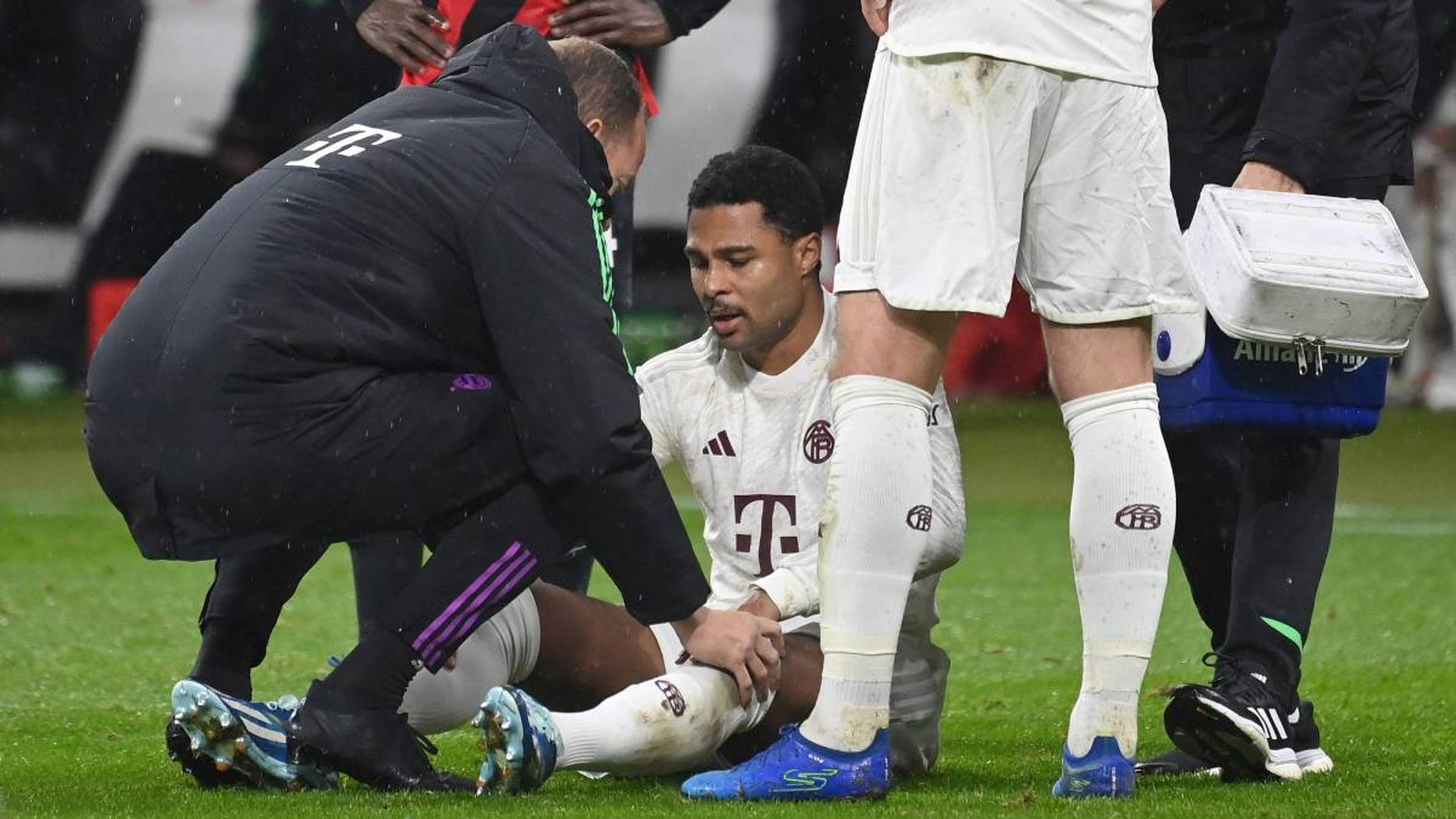 Serge Gnabry fällt acht bis zwölf Wochen aus | Fußball News | Sky Sport