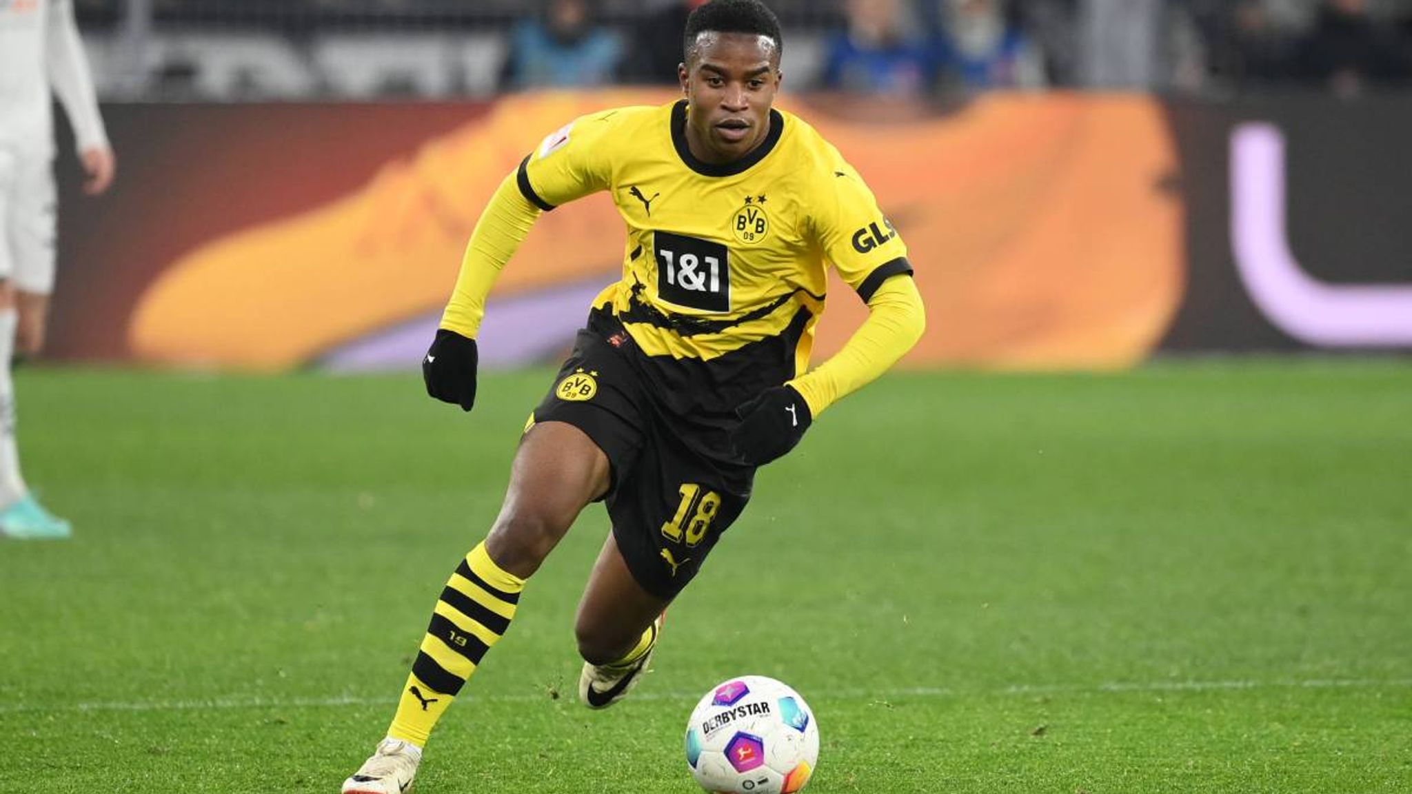 BVB-Bosse planen mit Youssoufa Moukoko auch in der Rückrunde | Transfer ...