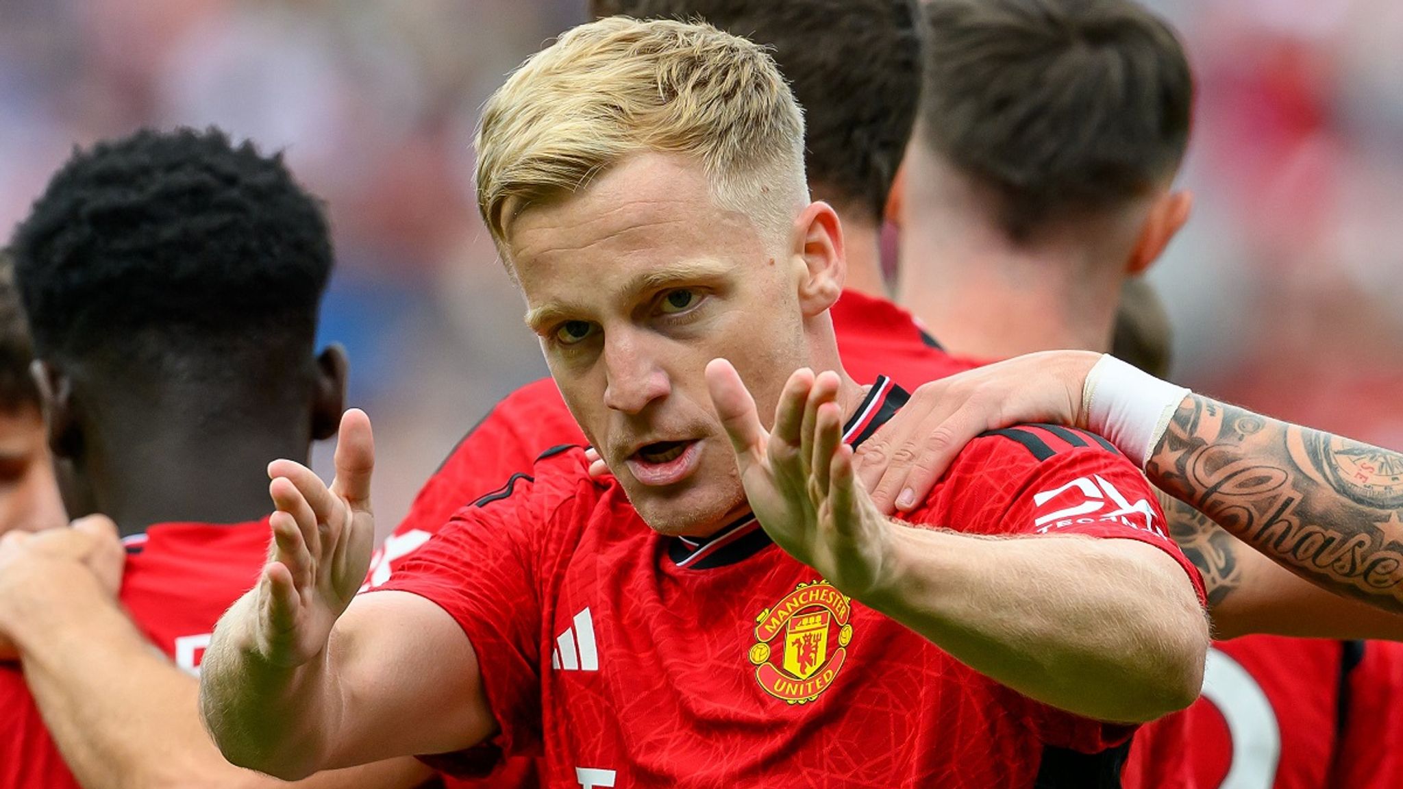 Eintracht Frankfurt verpflichtet Donny van de Beek von Manchester ...