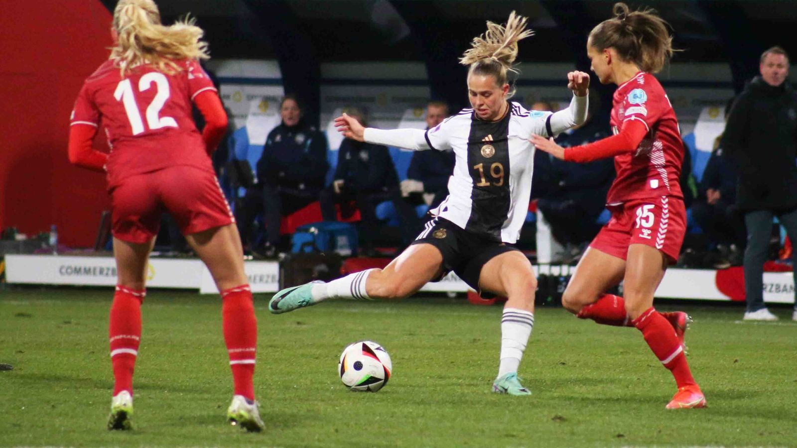 Klara Bühl ist Nationalspielerin des Jahres 2023 | Fußball News | Sky Sport