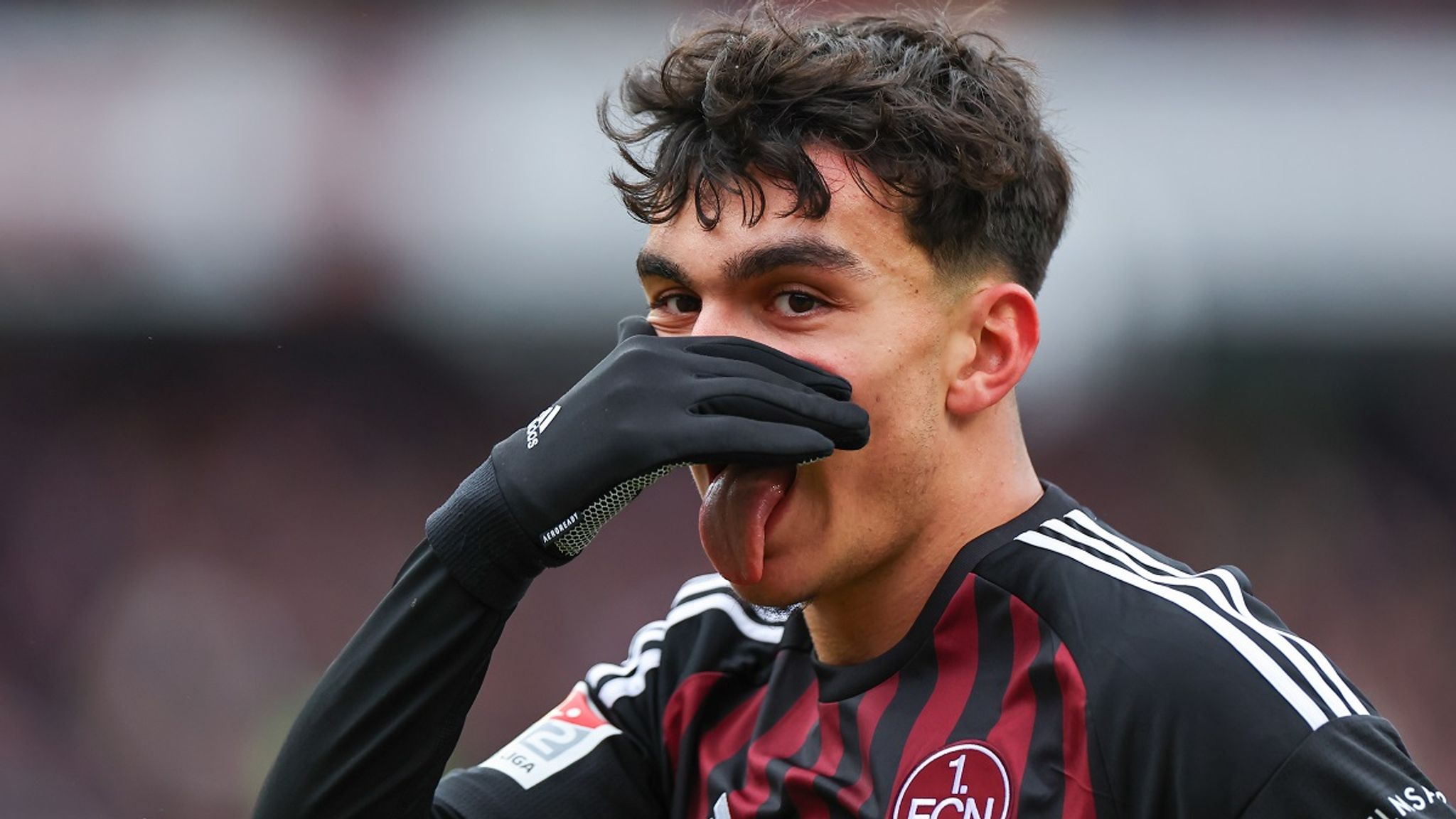 DFB-Bosse Völler und Rettig reden mit Nürnbergs Uzun | Fußball News ...