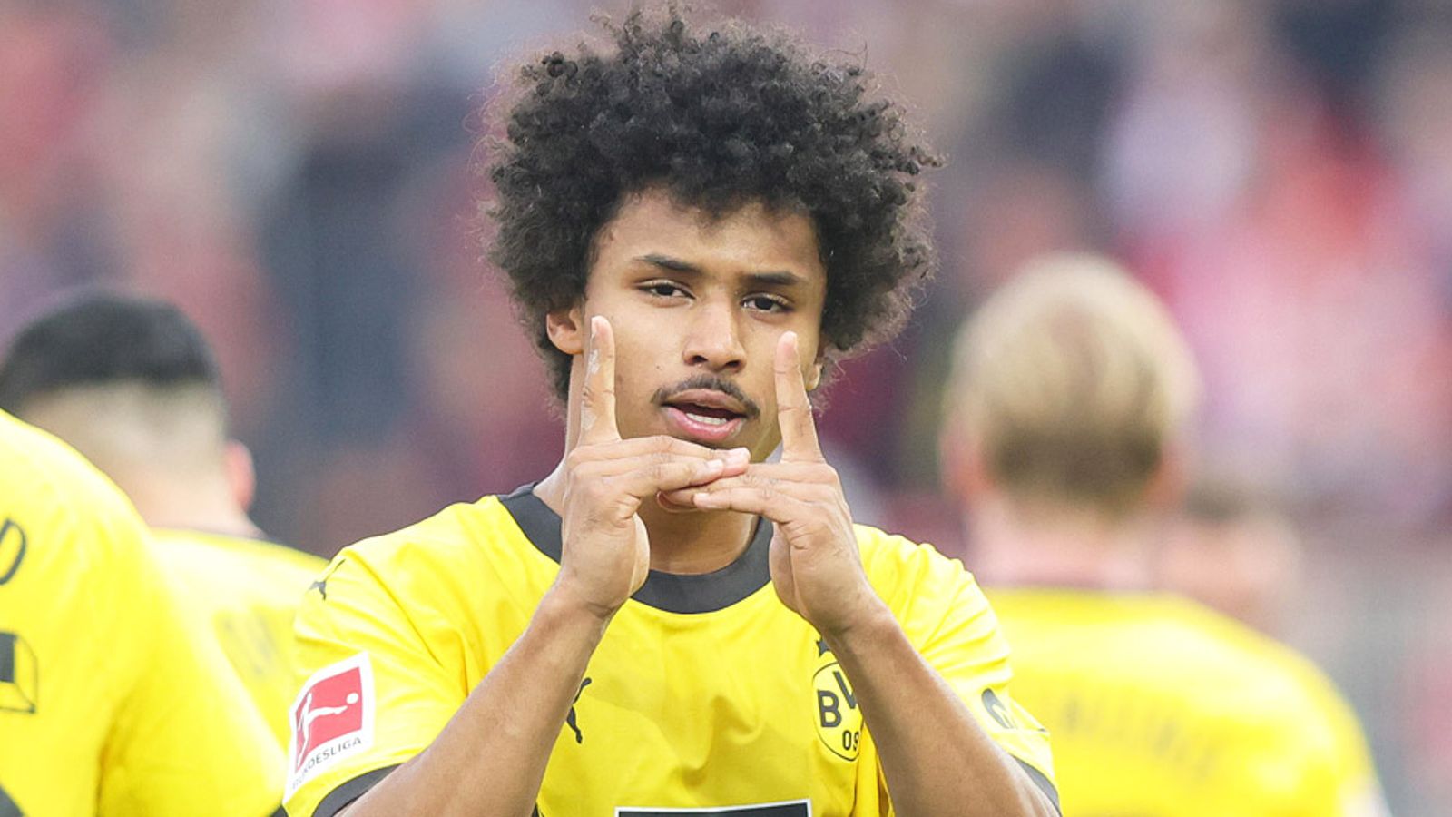 Karim Adeyemi spricht bei Sky über den Klassiker gegen den FC Bayern ...