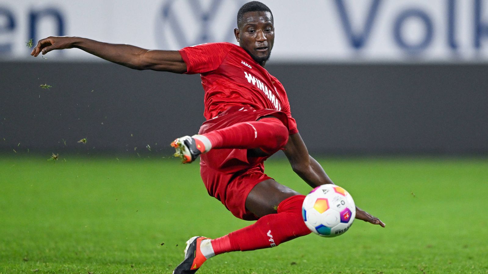 VfB Stuttgart hofft auf Verbleib von Serhou Guirassy über Sommer hinaus ...