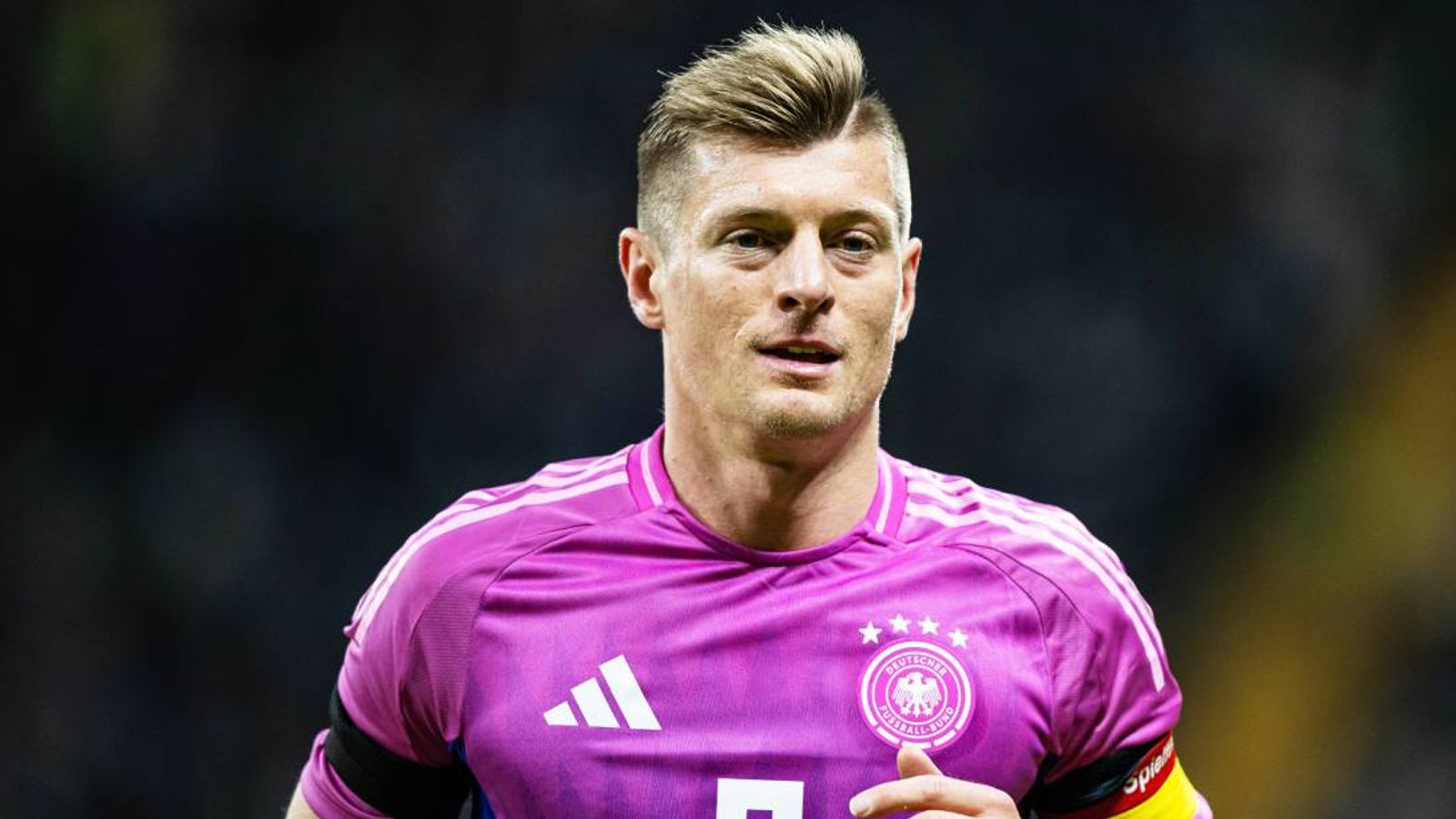 Toni Kroos verlängert Vertrag bei Real Madrid | Fußball News | Sky Sport