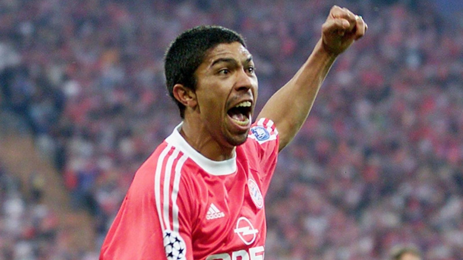 Giovane Elber blickt bei skysport.de zurück auf das Duell 2001 mit ...
