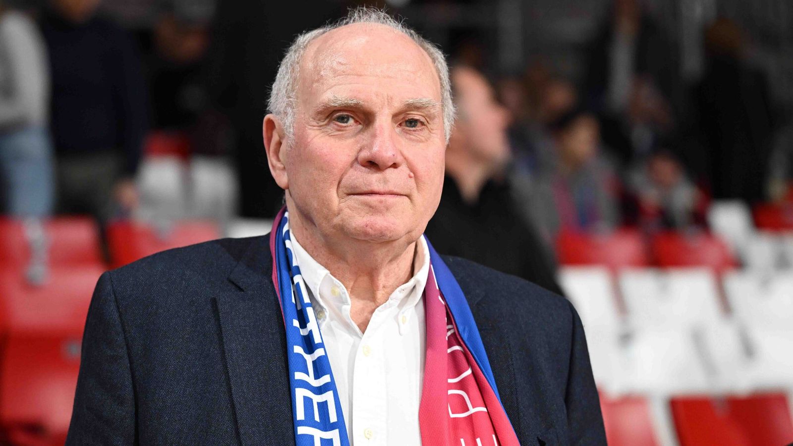 Uli Hoeneß gratuliert Bayer Leverkusen zur Meisterschaft | Fußball News ...