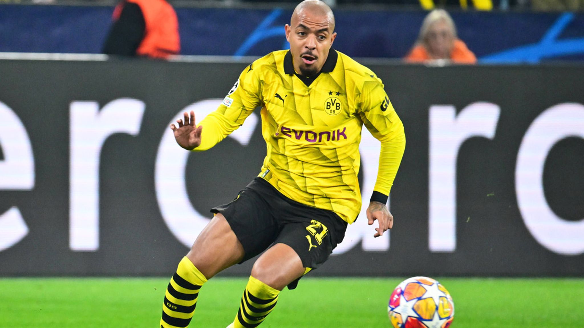 Donyell Malen fällt für BVB-Spiel bei Atletico Madrid aus | Fußball ...