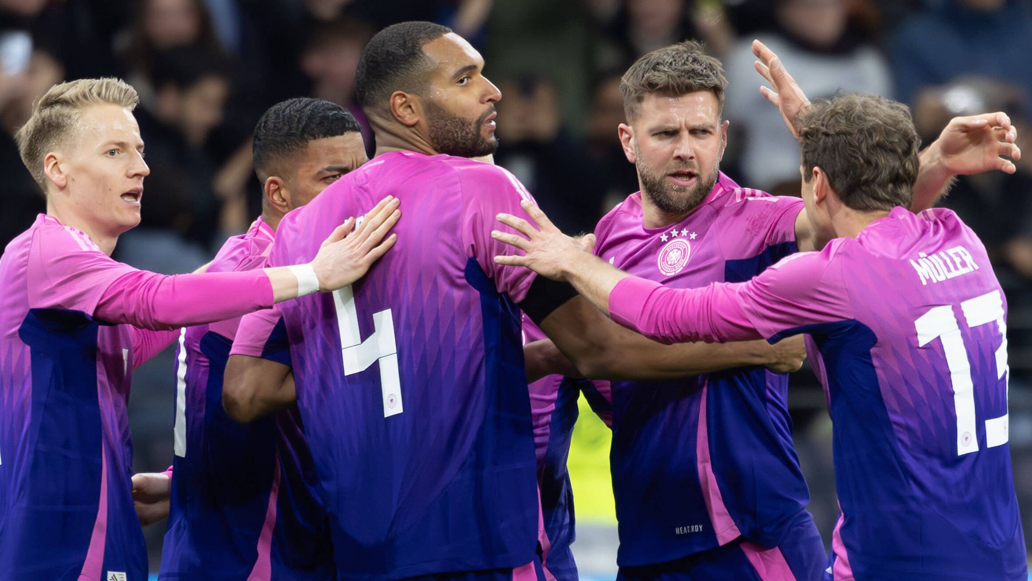 Kauf von DFB-Trikot mit Nummer 44 wird gesperrt - Designänderung bei ...