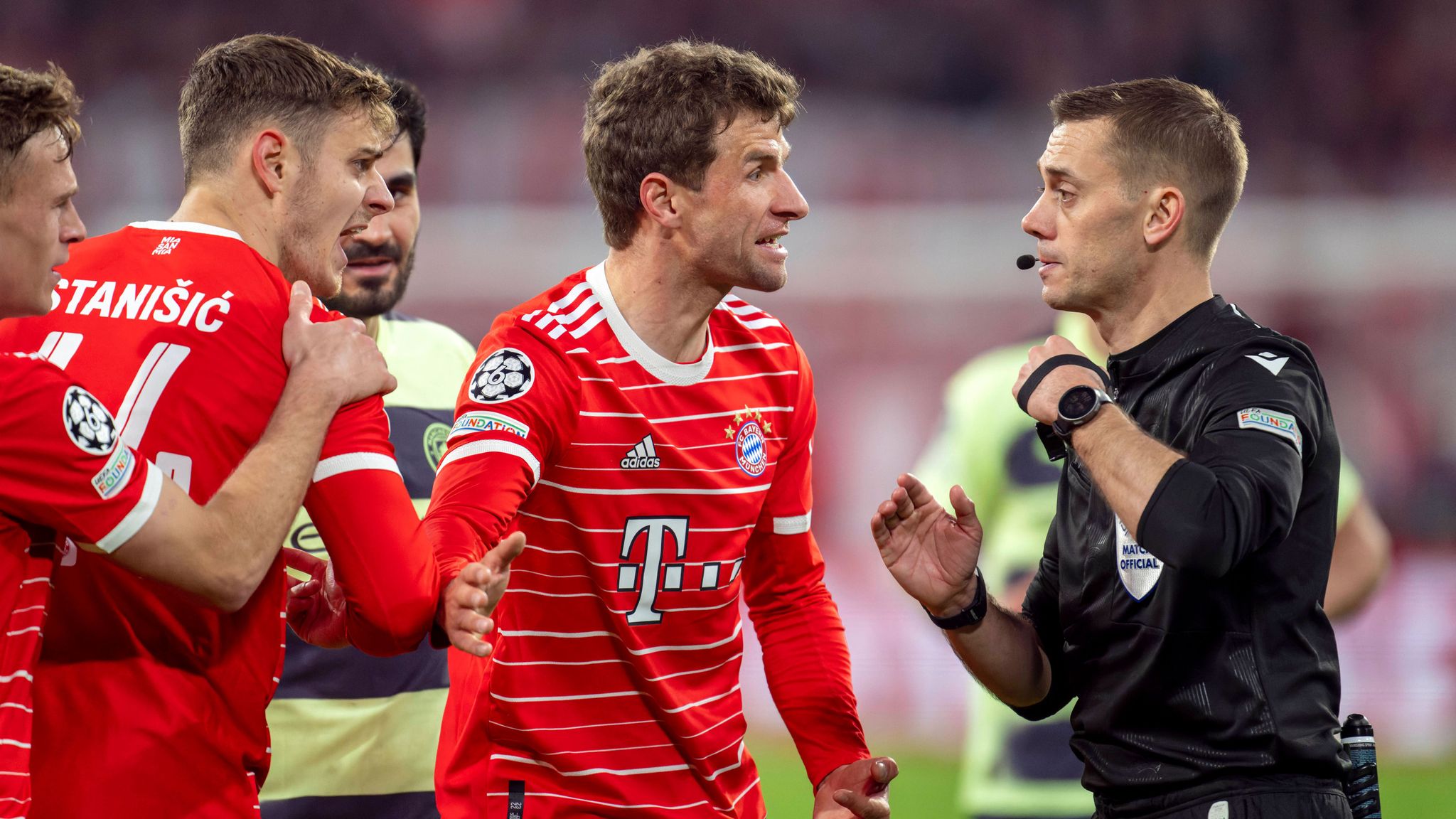 Clement Turpin pfeift EM-Eröffnungsspiel zwischen Deutschland und ... Clement Turpin pfeift EM-Eröffnungsspiel zwischen Deutschland und ...