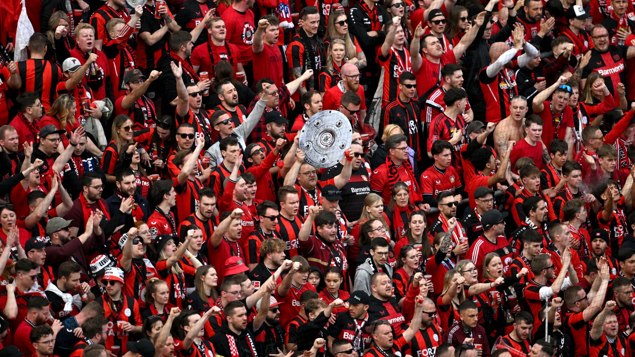 So feiert Leverkusen die erste Meisterschaft | Fußball News | Sky Sport