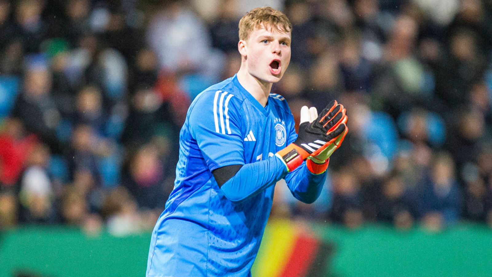 FC Bayern beobachtet nach Sky Infos Jonas Urbig | Transfer Centre News ...