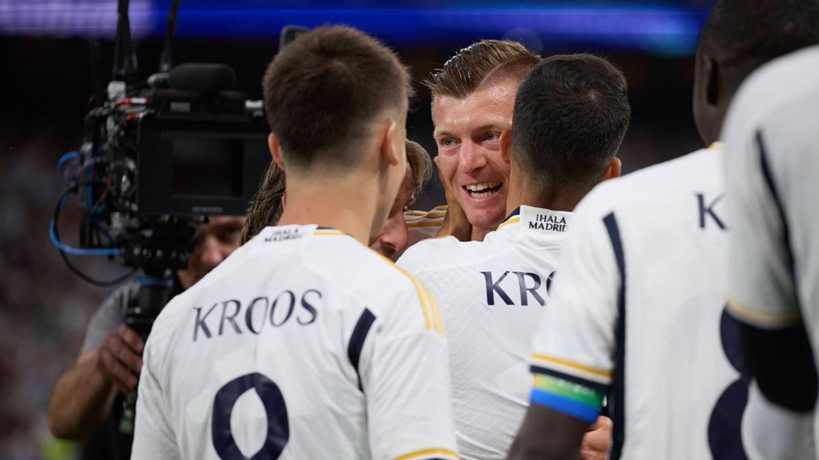 Toni Kroos von Real Madrid im Bernabeu verabschiedet | Fußball News ...