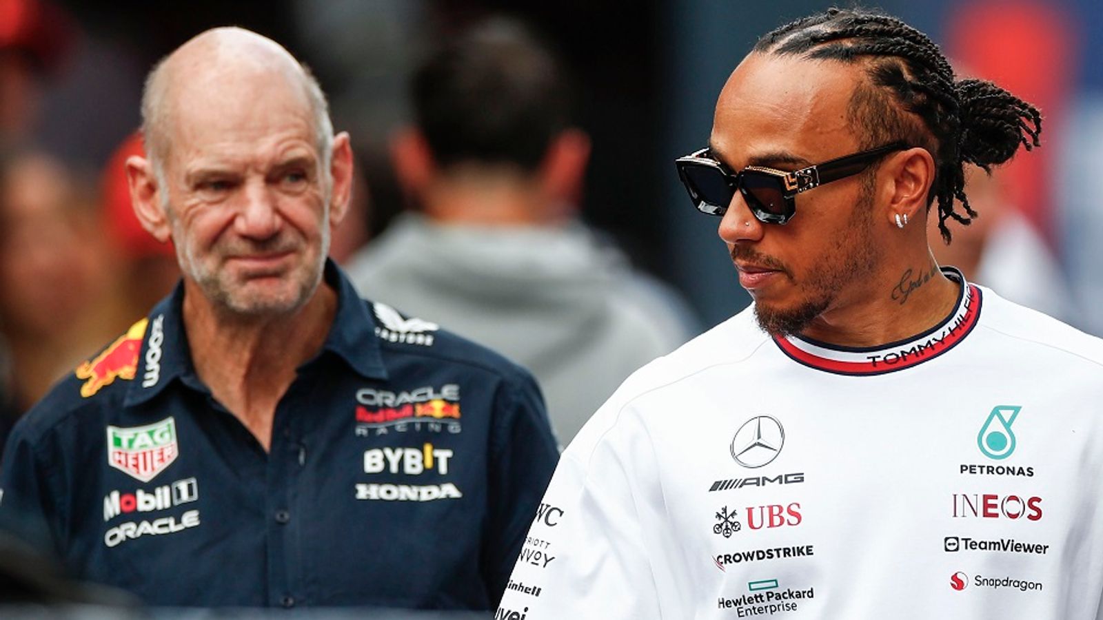 Wechselt Adrian Newey von Red Bull zu Ferrari? Das sagt Lewis Hamilton | Formel 1 News | Sky Sport