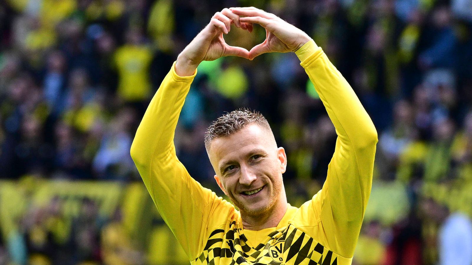 Marco Reus wird von allen beim BVB gefeiert | Fußball News | Sky Sport
