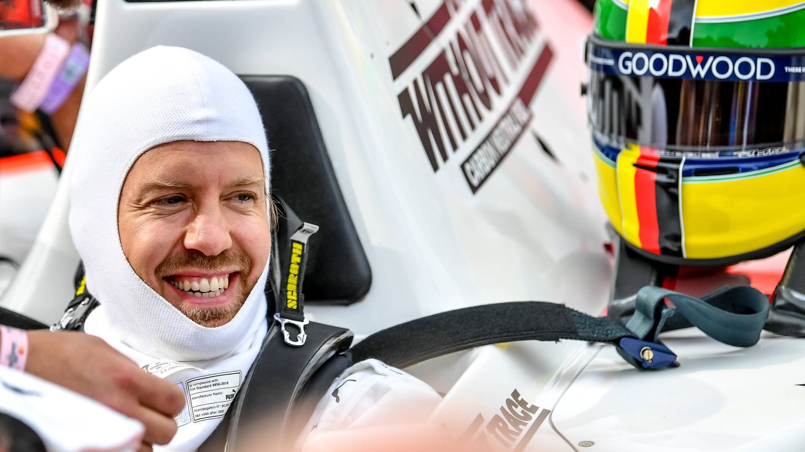 Beim Rennen in Imola wird Sebastian Vettel den McLaren von Ayrton Senna ...