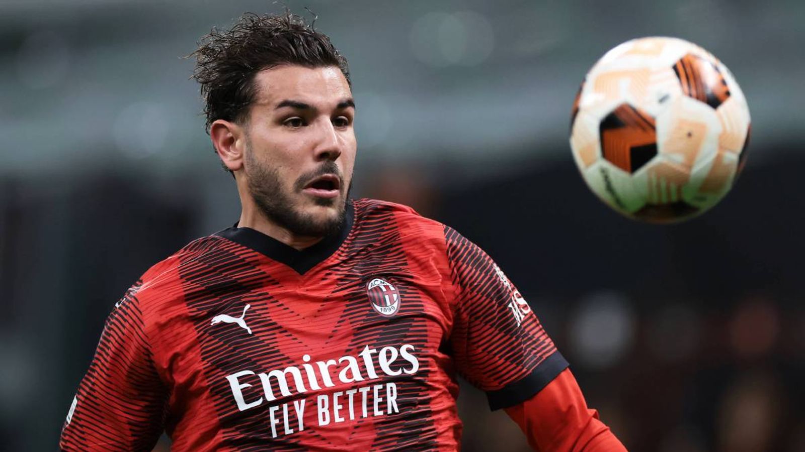 Wechselt AC Mailands Theo Hernandez zum FC Bayern München? | Fußball ...