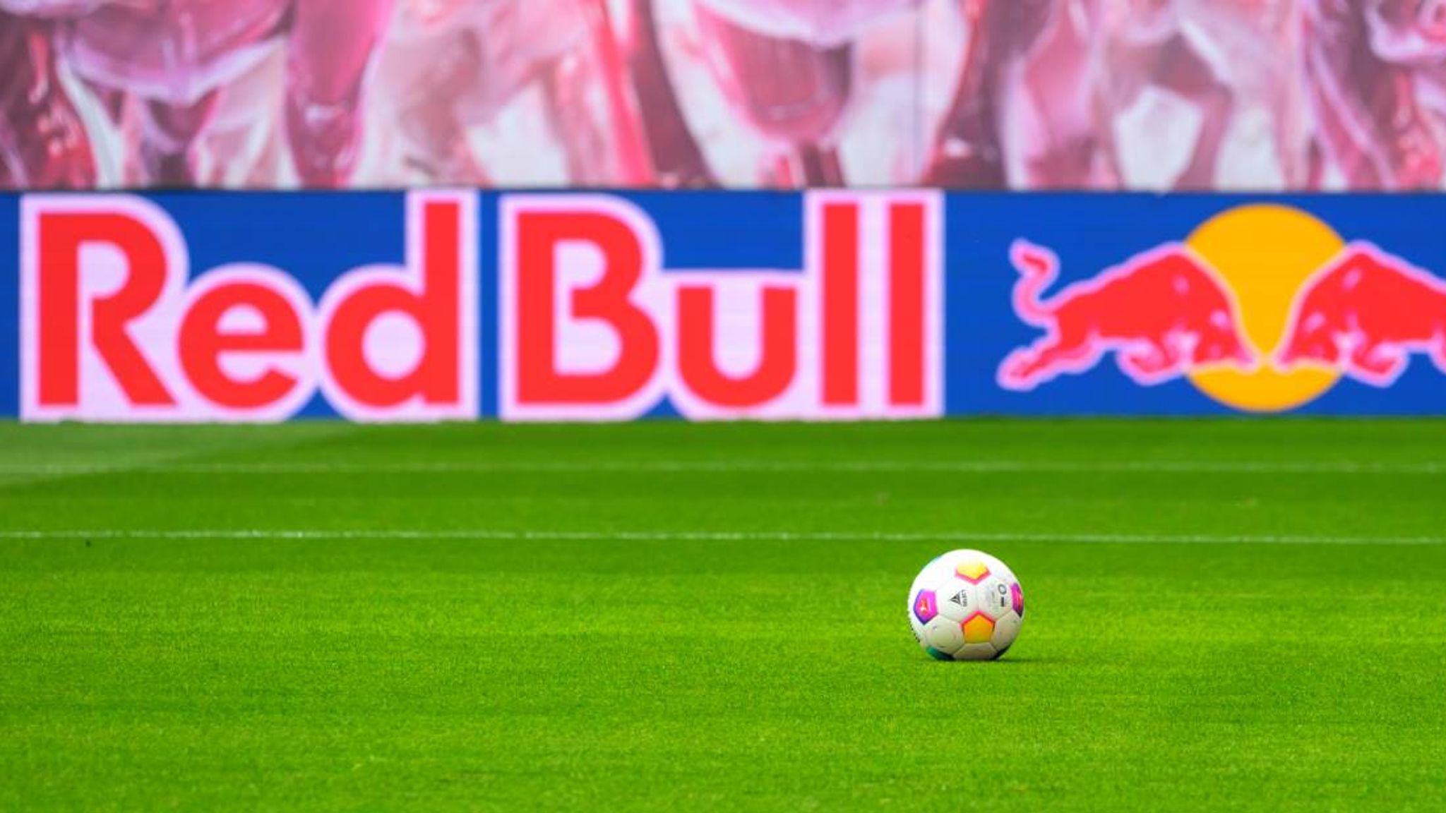 Red Bull wird Sponsor von Leeds United | Fußball News | Sky Sport