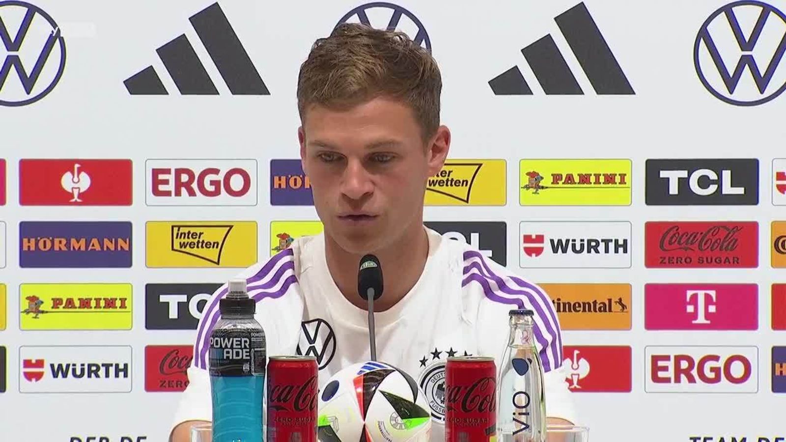 FC Bayern | Kimmich lässt Zukunft weiter offen | Fußball News | Sky Sport