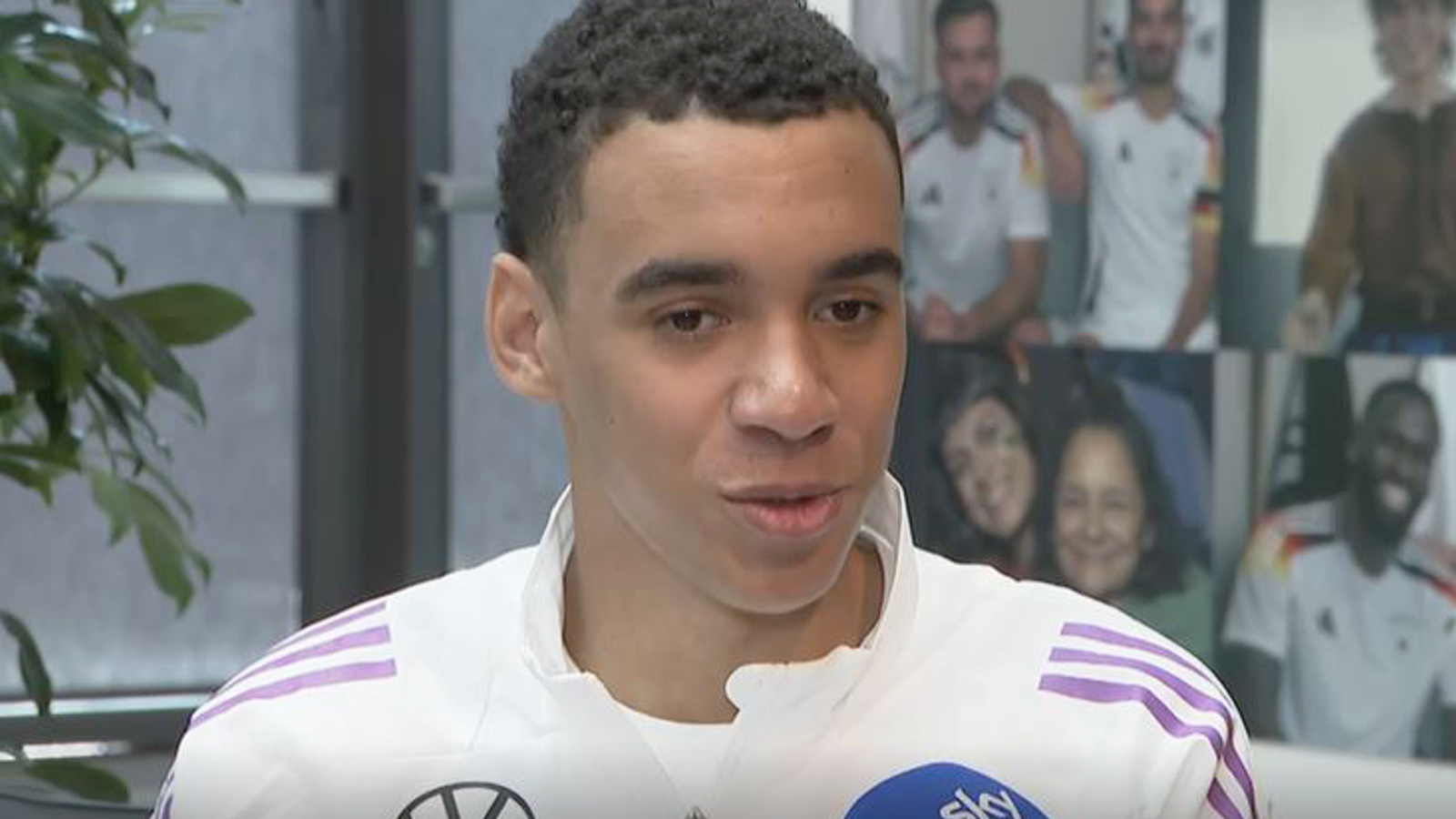 Jamal Musiala im exklusiven Sky Interview zur Heim-EM | Fußball News ...