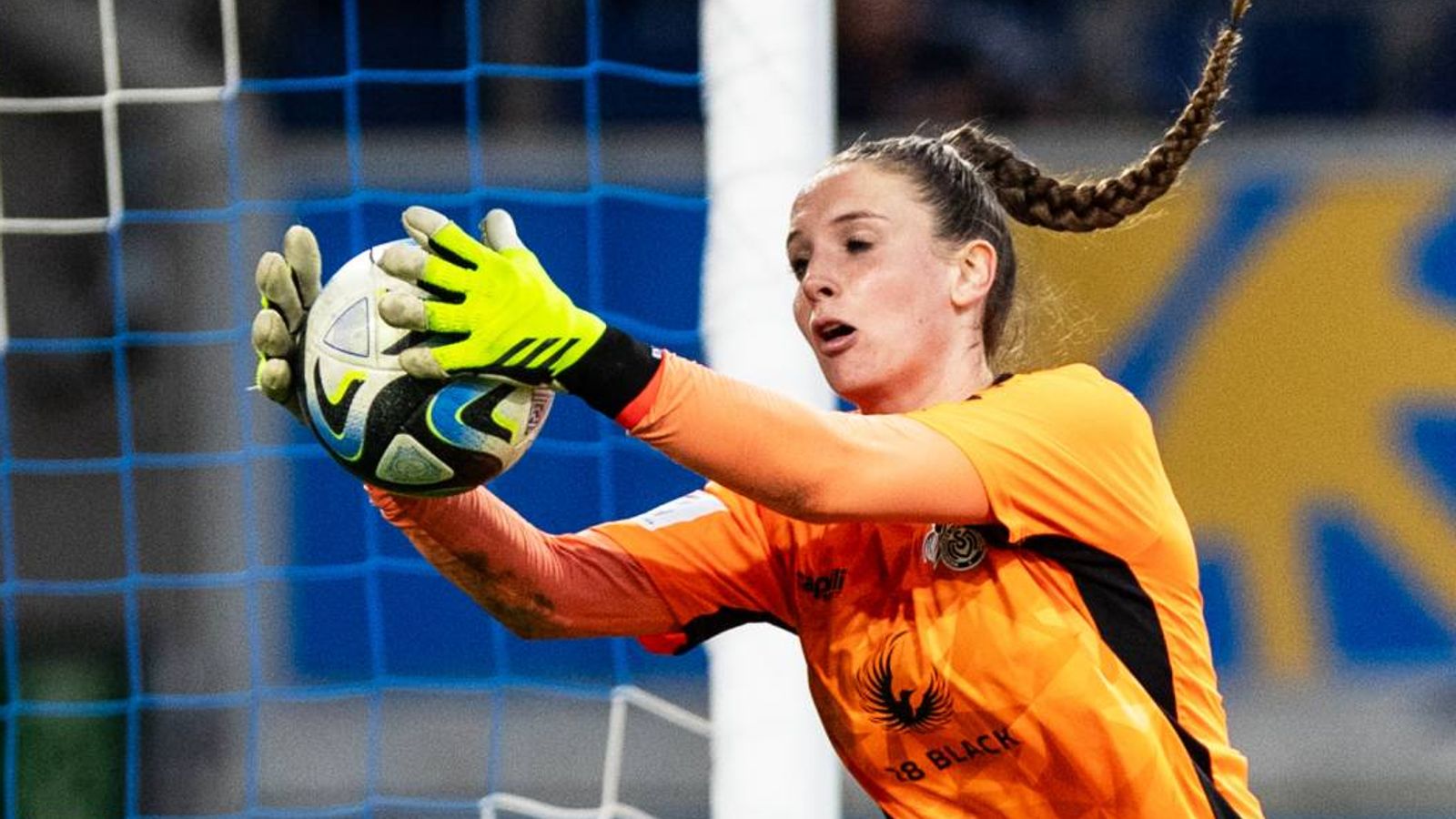 Die Frauen des FC Bayern München verpflichten Torfrau Ena Mahmutovic ...