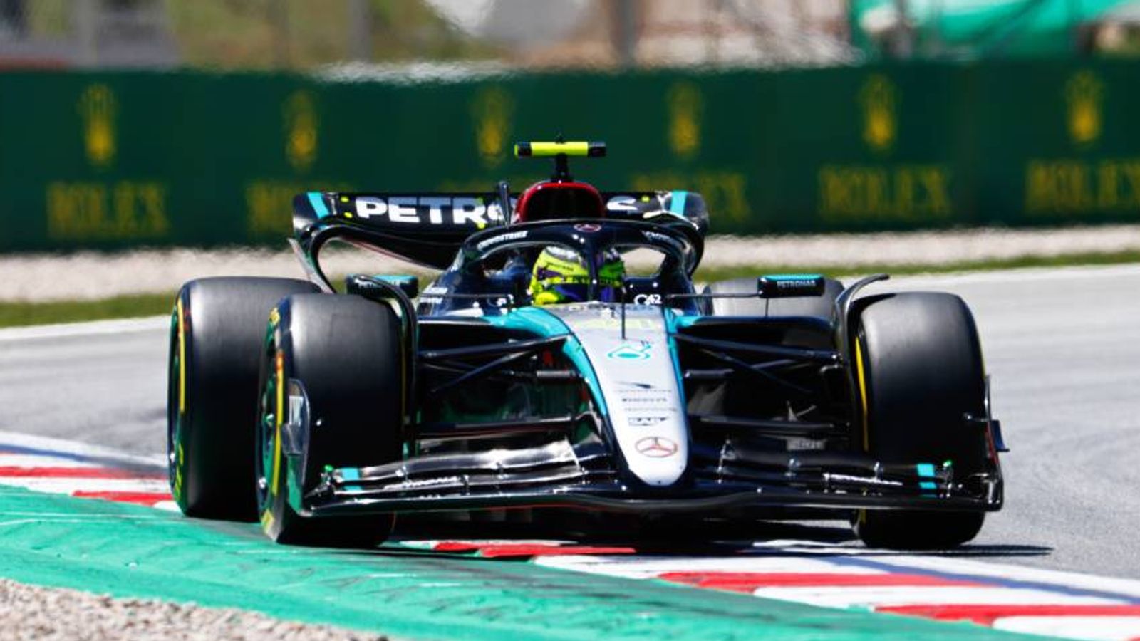 Lewis Hamilton gewinnt zweites freies Training in Barcelona ...