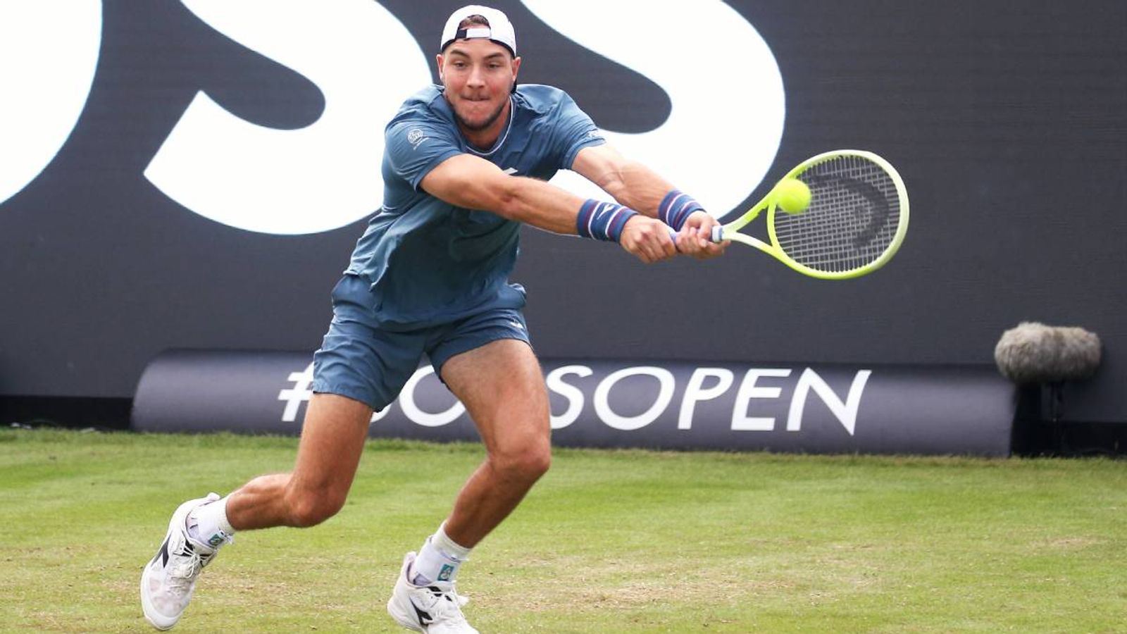 Jan-Lennard Struff erreicht Viertelfinale in Stuttgart | Tennis News ...