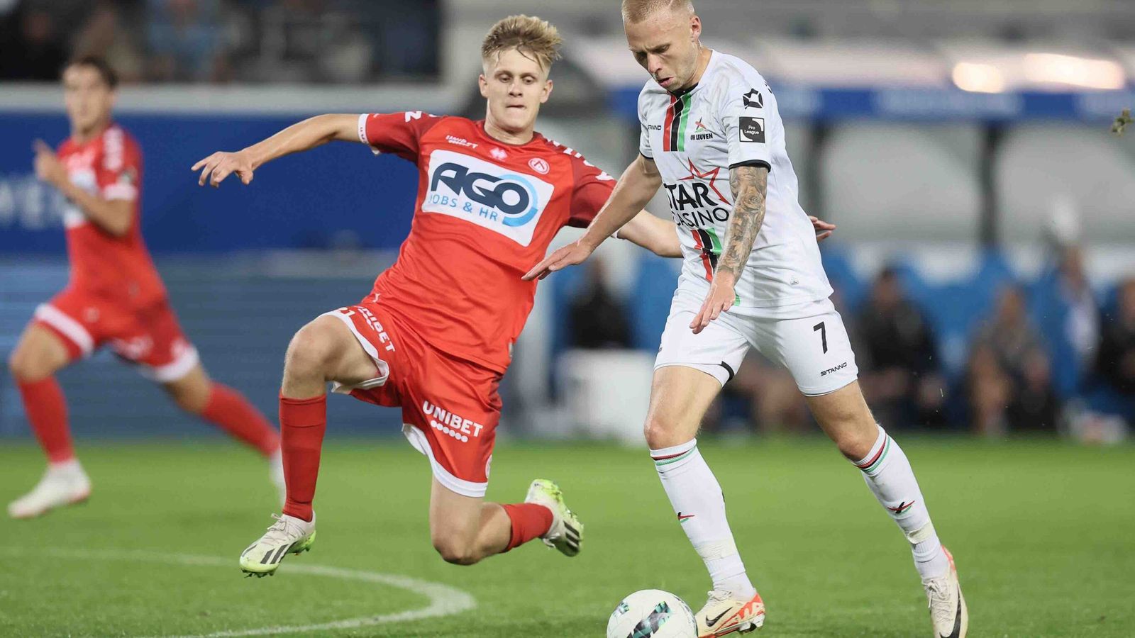 FC Schalke 04 holt Martin Wasinski von Sporting Charleroi | Transfer ...