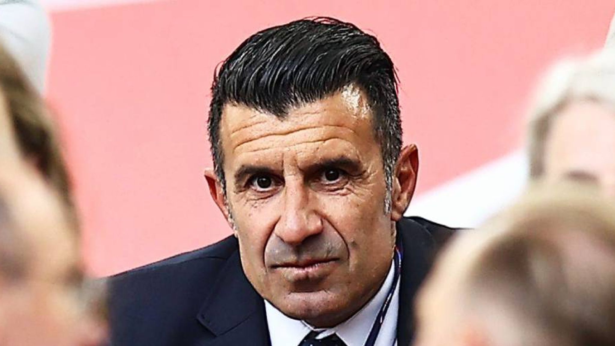 Luis Figo spricht über möglichen EM-Sieg Portugals | Fußball News | Sky ...