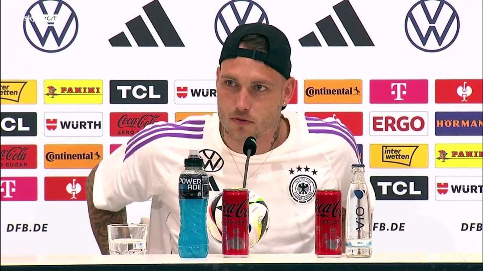 David Raum spricht über Umgang mit Doku über Joshua Kimmich | Fußball ...