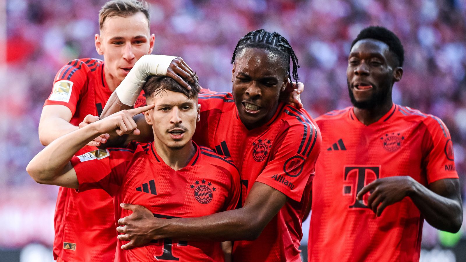 Nach Olise-Deal - so planen die Bayern-Talente Mathys Tel und Bryan ...