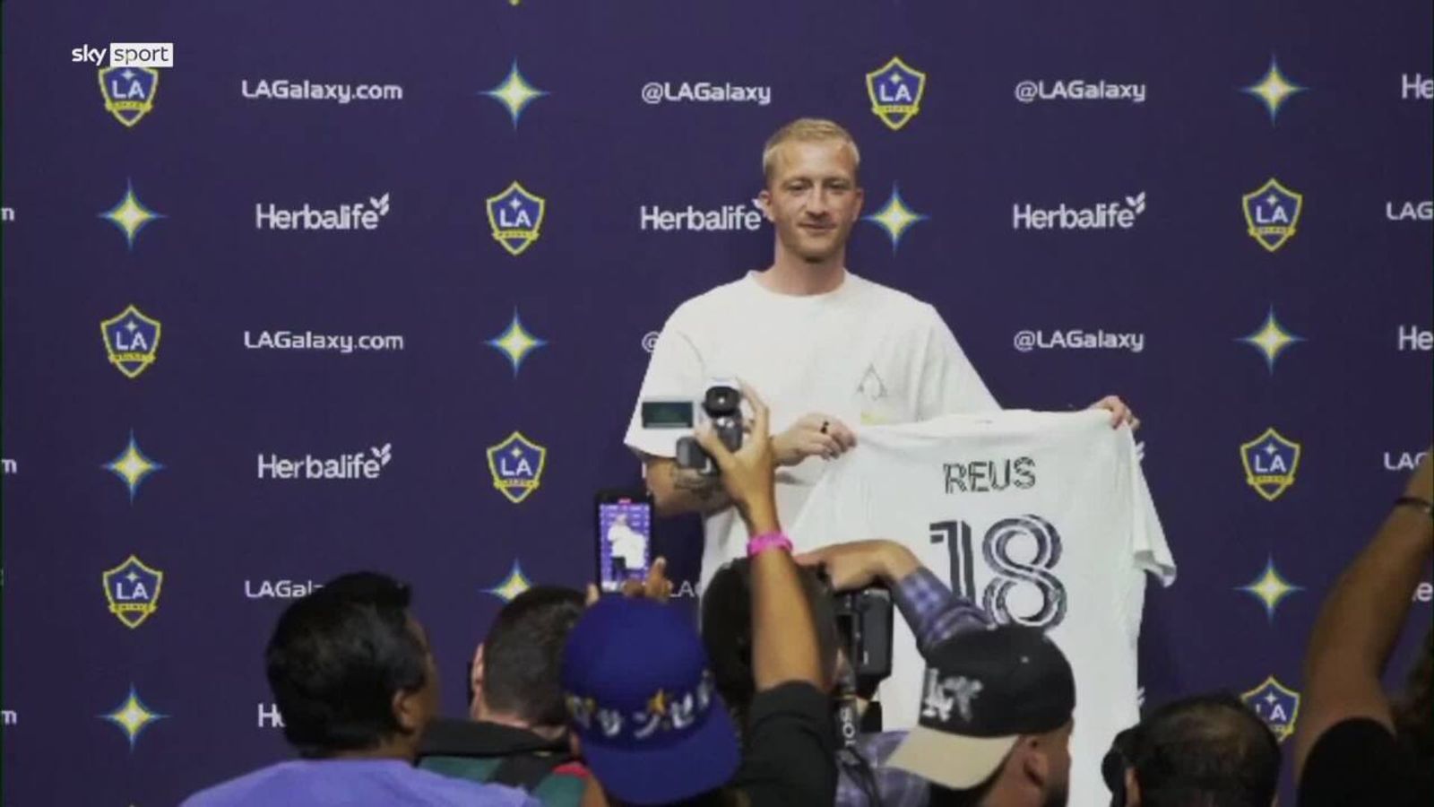 Marco Reus bei LA Galaxy offiziell vorgestellt - BVB-Legende begründet ...