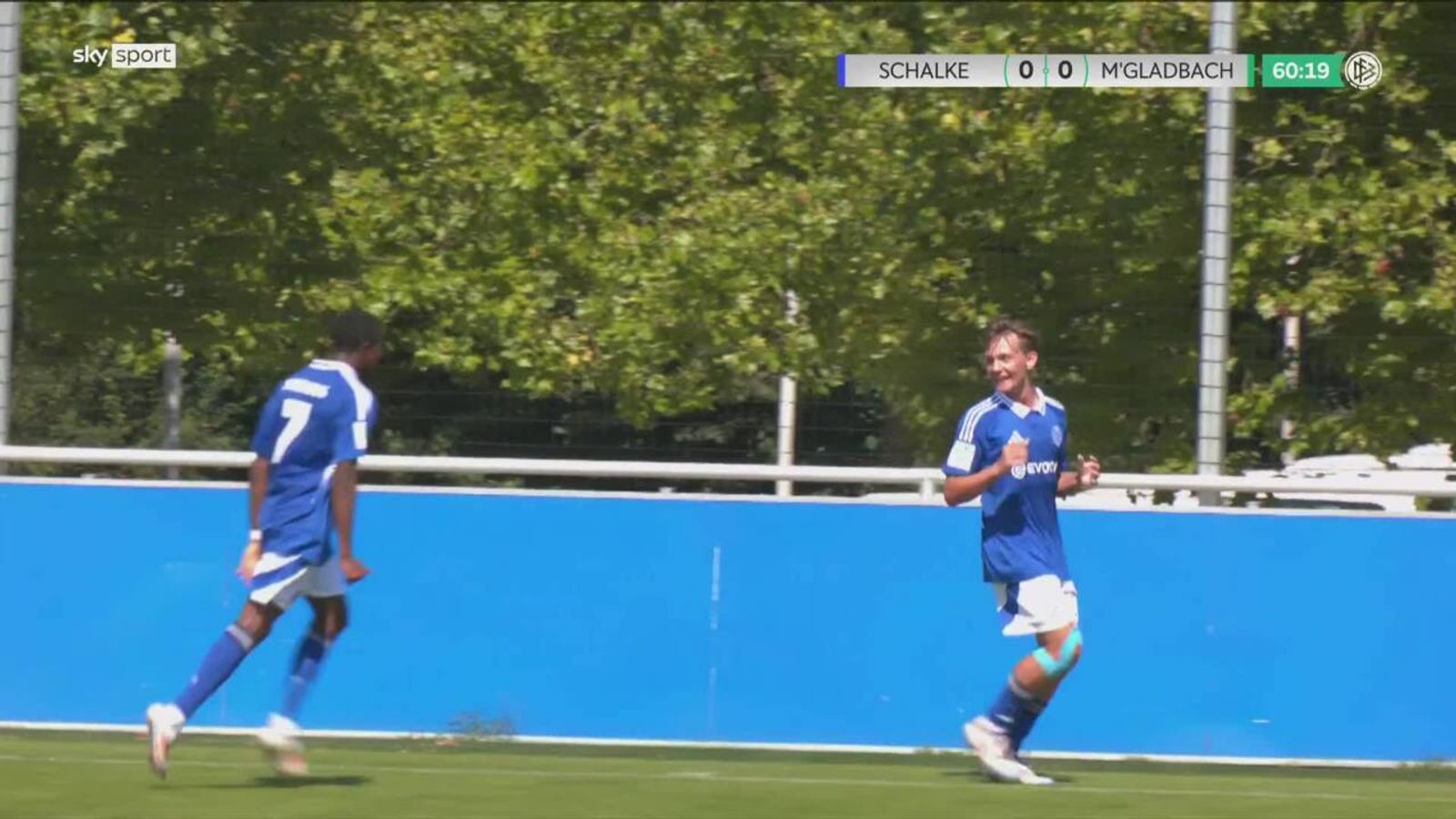 SCHALKE 04 U17 1:0 M’gladbach U17 | Becker trifft nach toller Solo ...