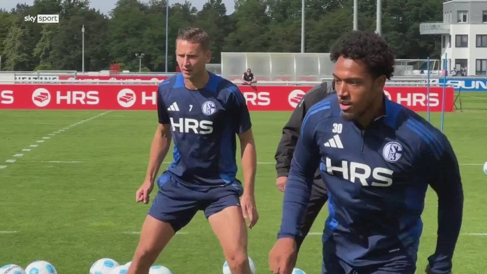 Seguin kehrt nach Verletzung ins Schalke-Training zurück | Fußball News ...