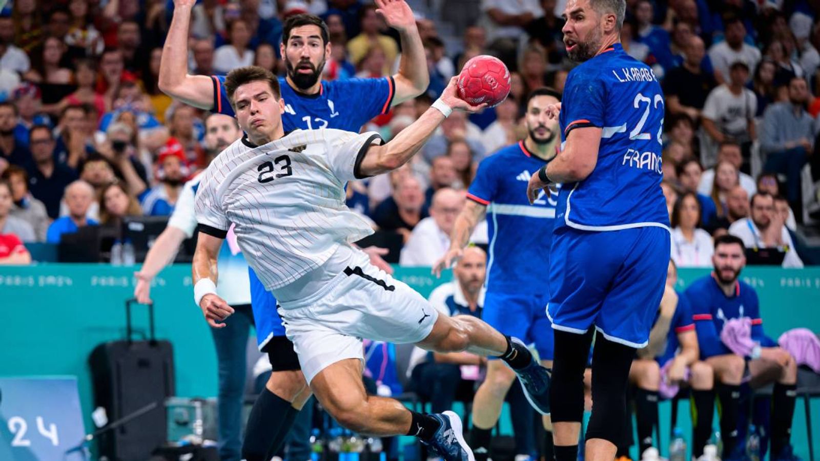 Deutsche Handballer stehen im Olympia-Halbfinale | Olympia News | Sky Sport