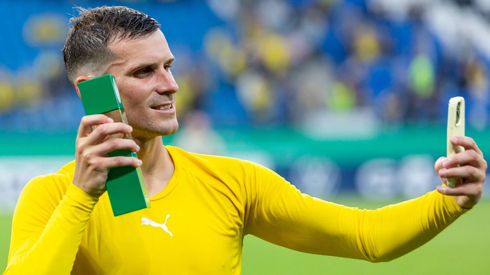 Pascal Groß spielt bei BVB-Debüt im DFB-Pokal stark auf - Man of the ...