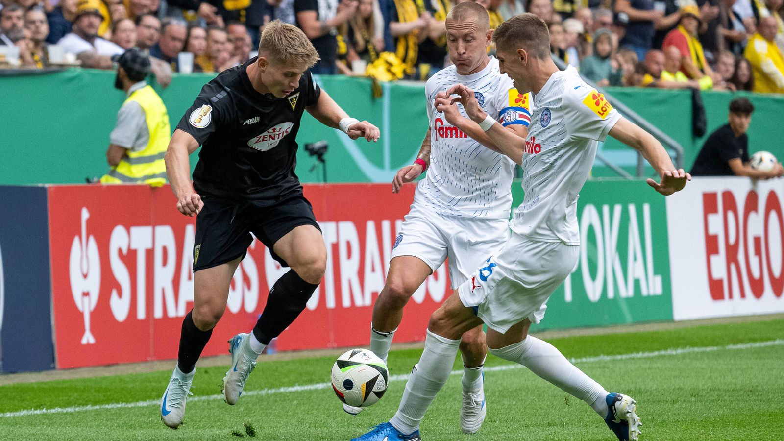 Holstein Kiel gewinnt im DFB-Pokal bei Alemannia Aachen | Fußball News | Sky Sport