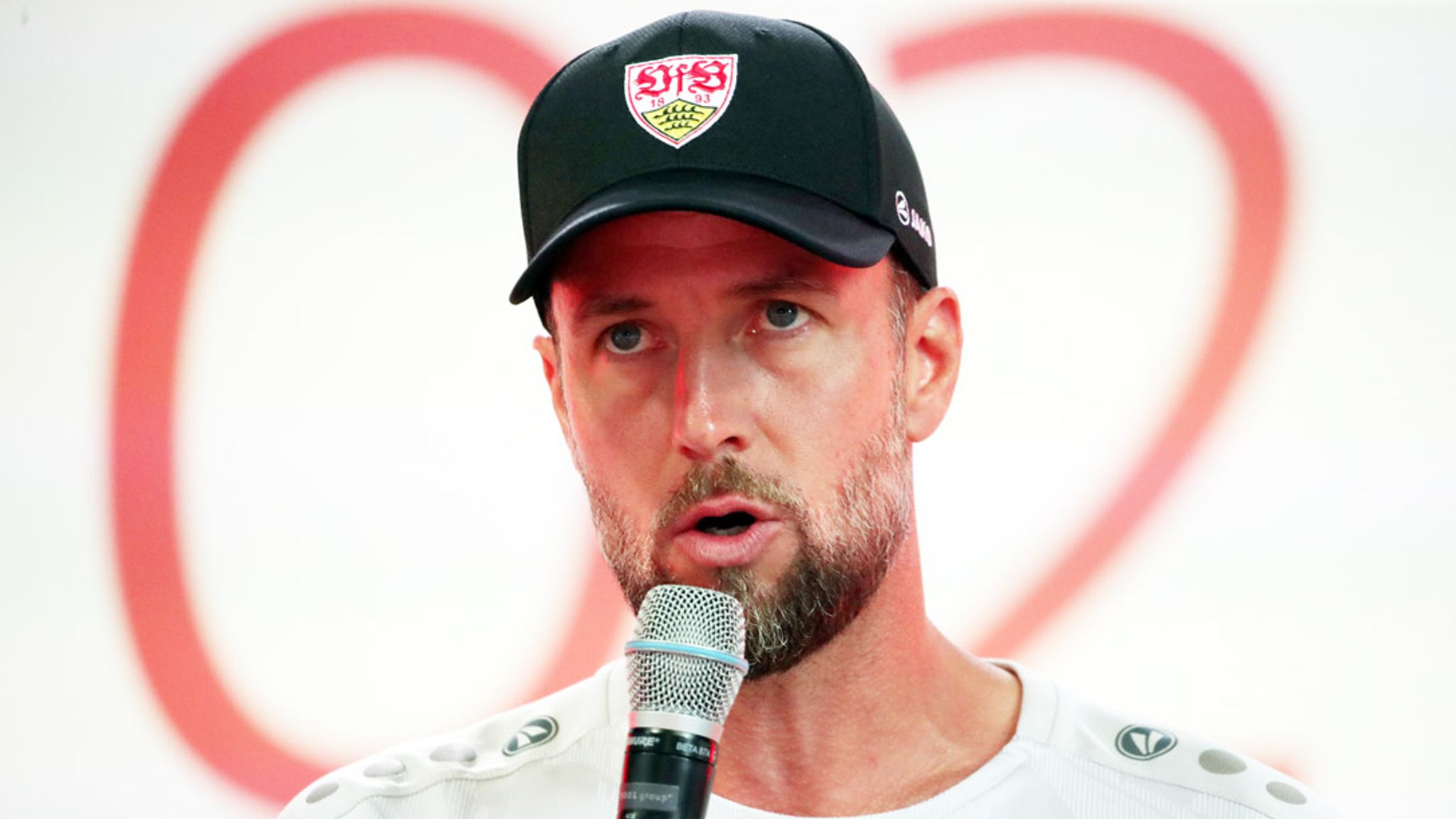 Sebastian Hoeneß kündigt Transfer beim VfB Stuttgart an | Transfer ...