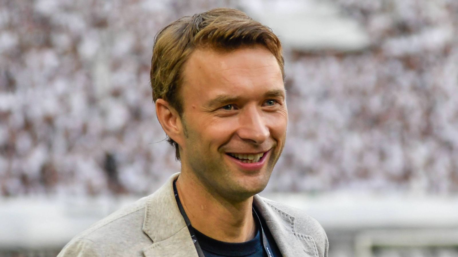 Bayer Leverkusens Sportchef Rolfes glaubt an Verbleib von Alonso und ...