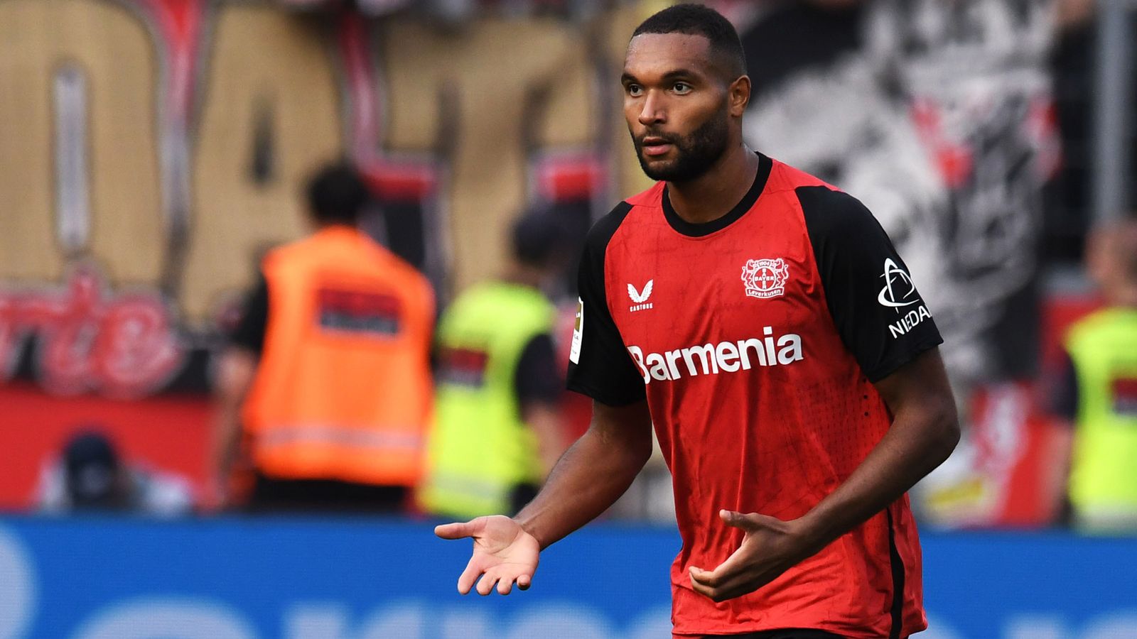 Jonathan Tah spielt erstmals nach dem gescheiterten Wechsel gegen den ...
