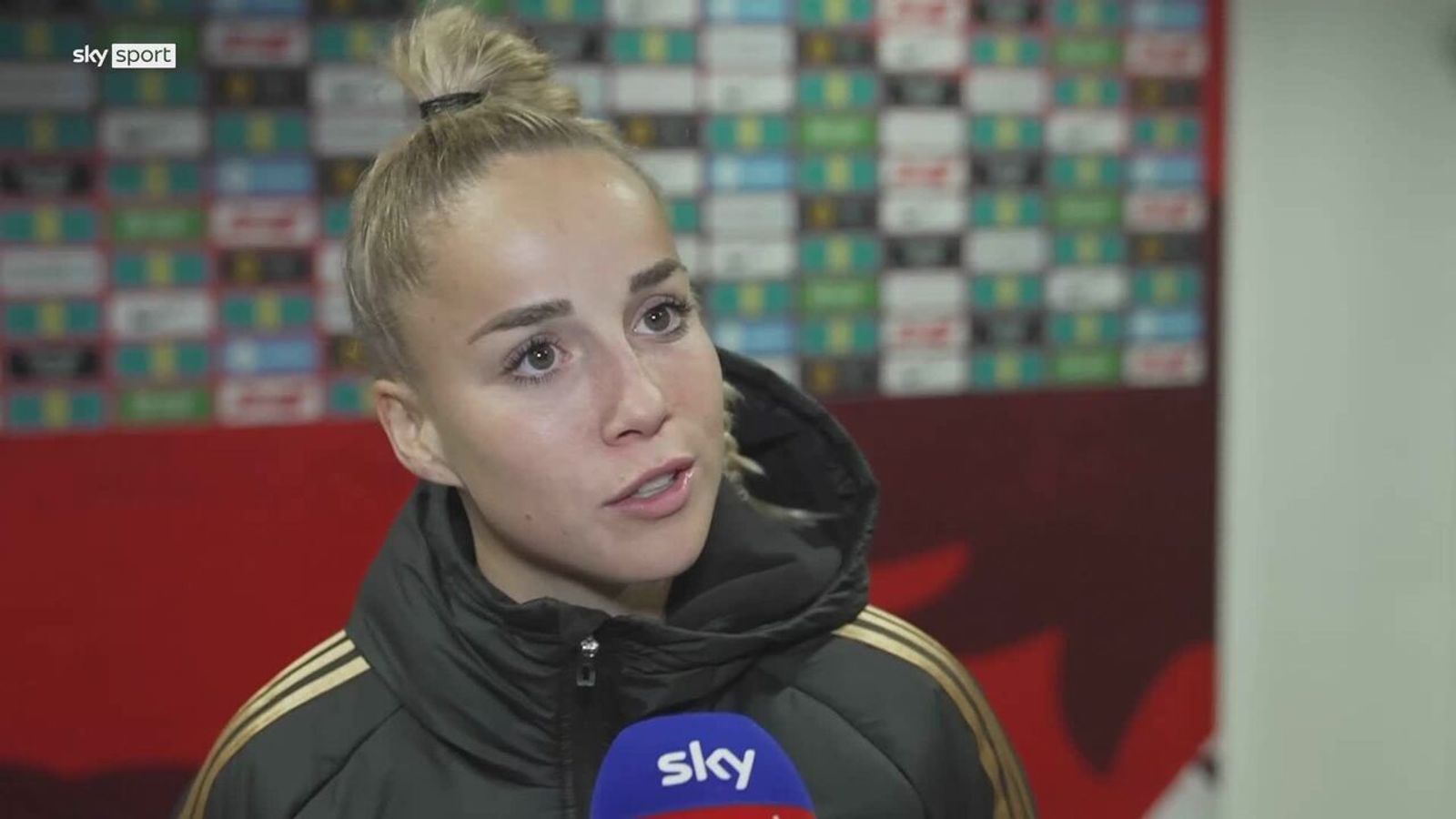 Giulia Gwinn nach dem Sieg der DFB-Frauen in England | Fußball News ...