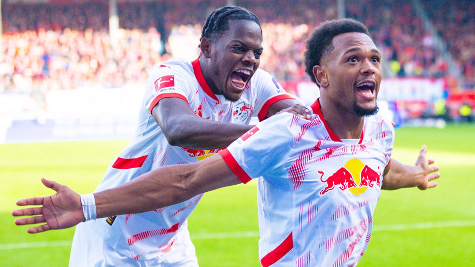 Castello Lukeba von RB Leipzig hat drei Ausstiegsklauseln in seinem ...