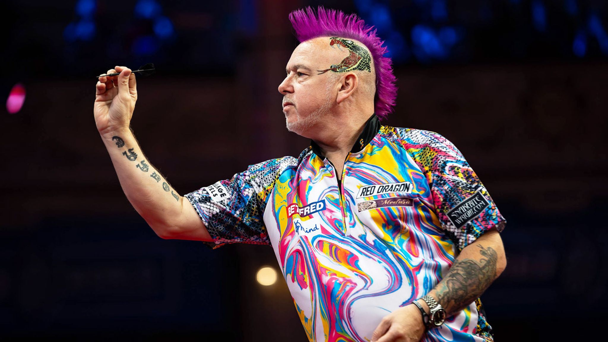 Arno Merk gewinnt bei Darts-WM im Ally Pally deutlich gegen Peter ...