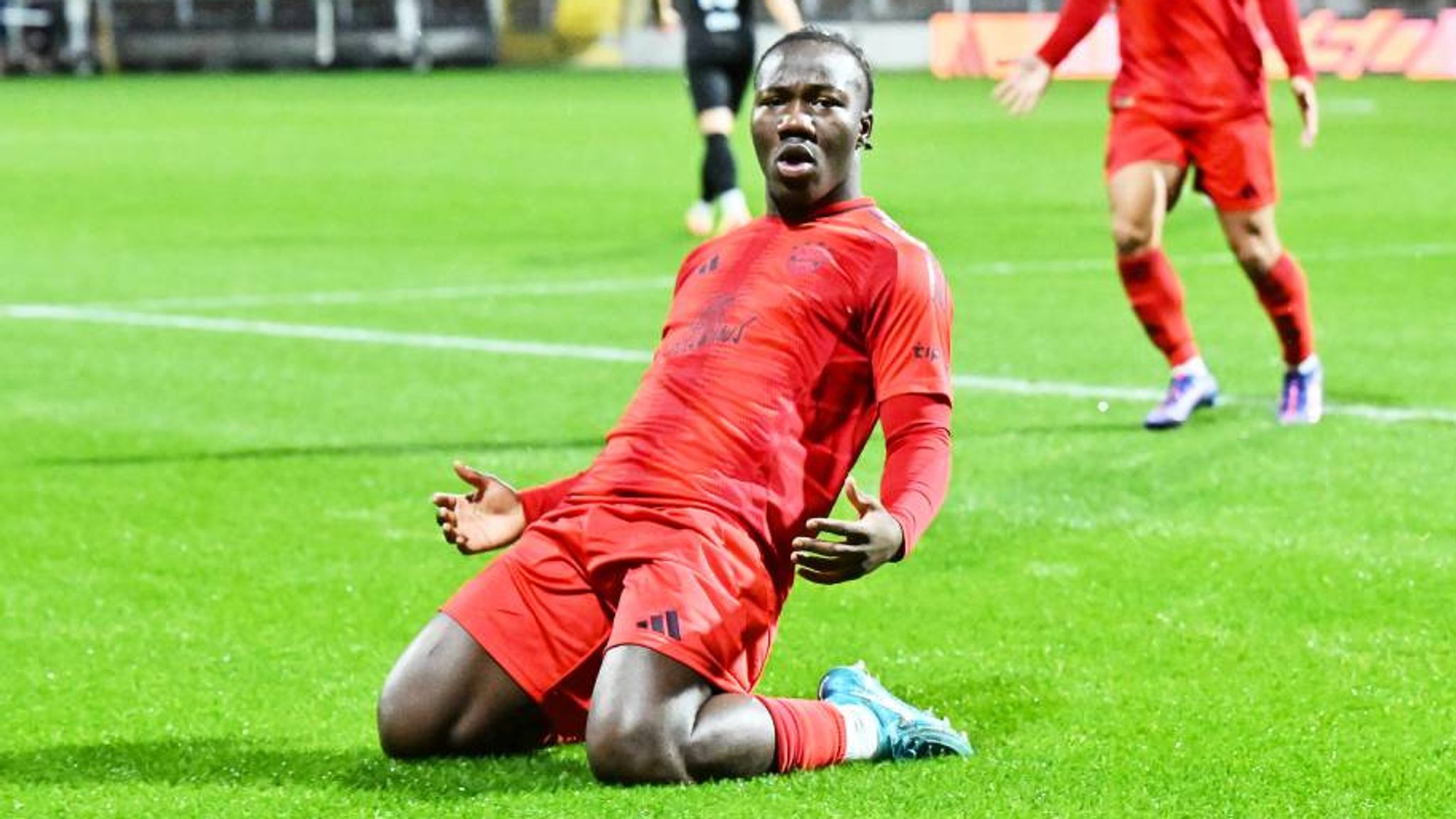 Nestory Irankunda äußert sich zu seiner Situation beim FC Bayern ...