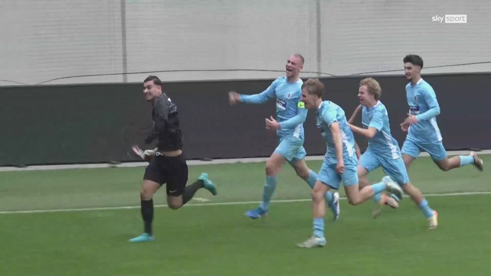 FC Bayern München - TSV 1860 München - die Highlights | U19 | Fußball ...
