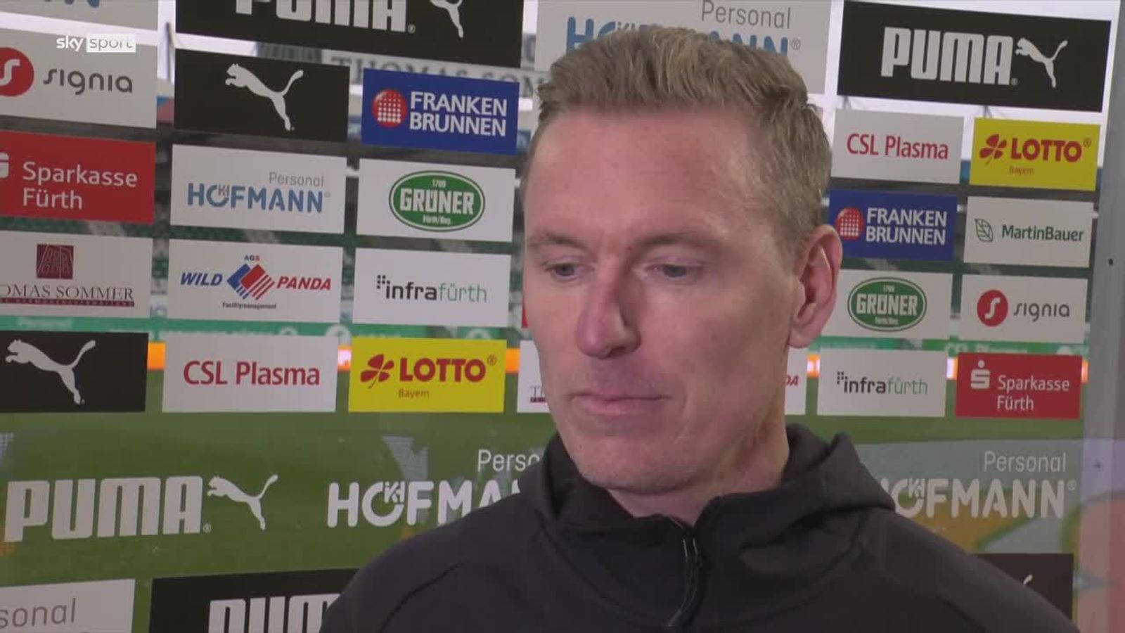 Interimscheftrainer Leo Haas nach der Niederlage von Greuther Fürth ...